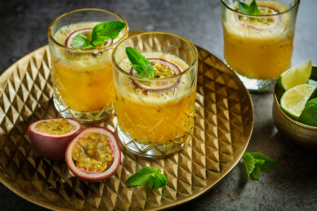 Mocktail with passion fruit - EAT ME