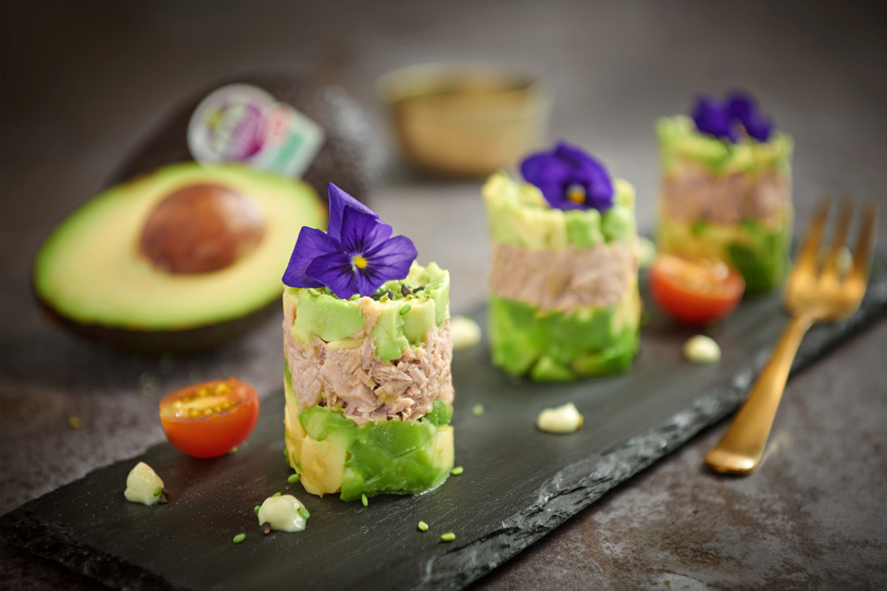 Avocado towers with tuna and wasabi mayonnaise - EAT ME